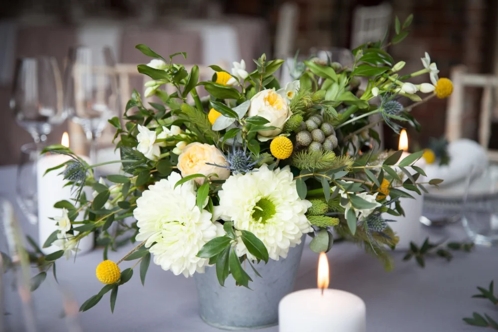 How to Arrange Flowers in a Vase at Home — Webb and Farrer - Flower ...