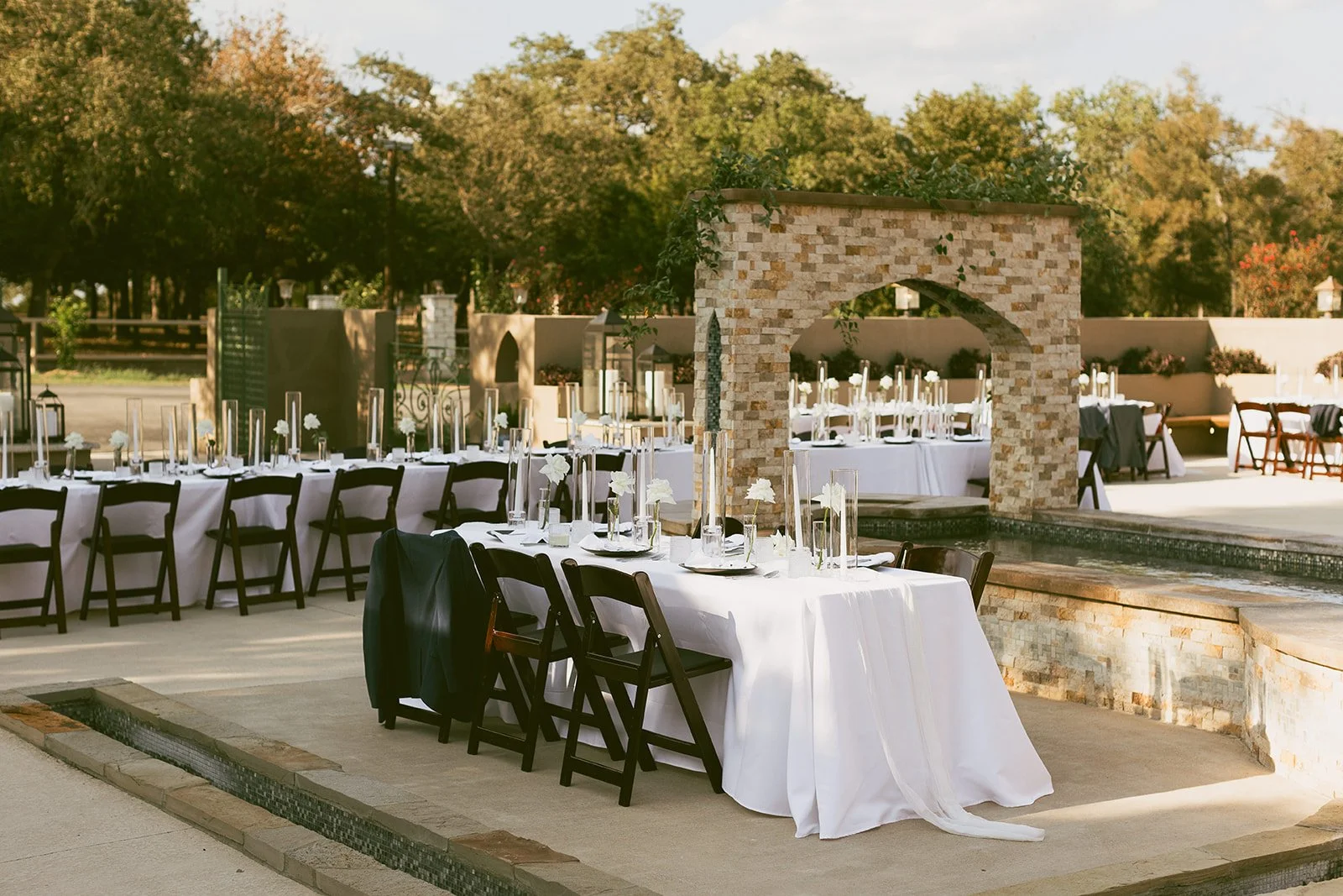 Sophisticated Outdoor Wedding Central Texas - Sleek and Timeless ...