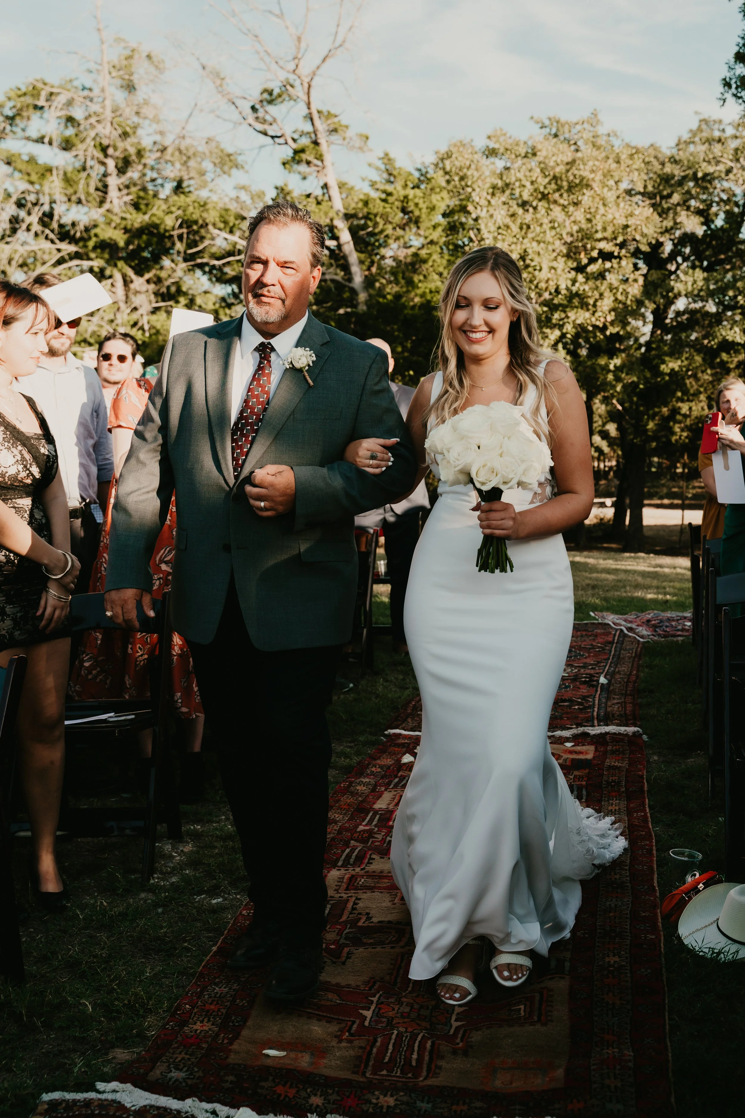 September Wedding with Champagne and whites: Shiraz Garden, Bastrop, TX ...