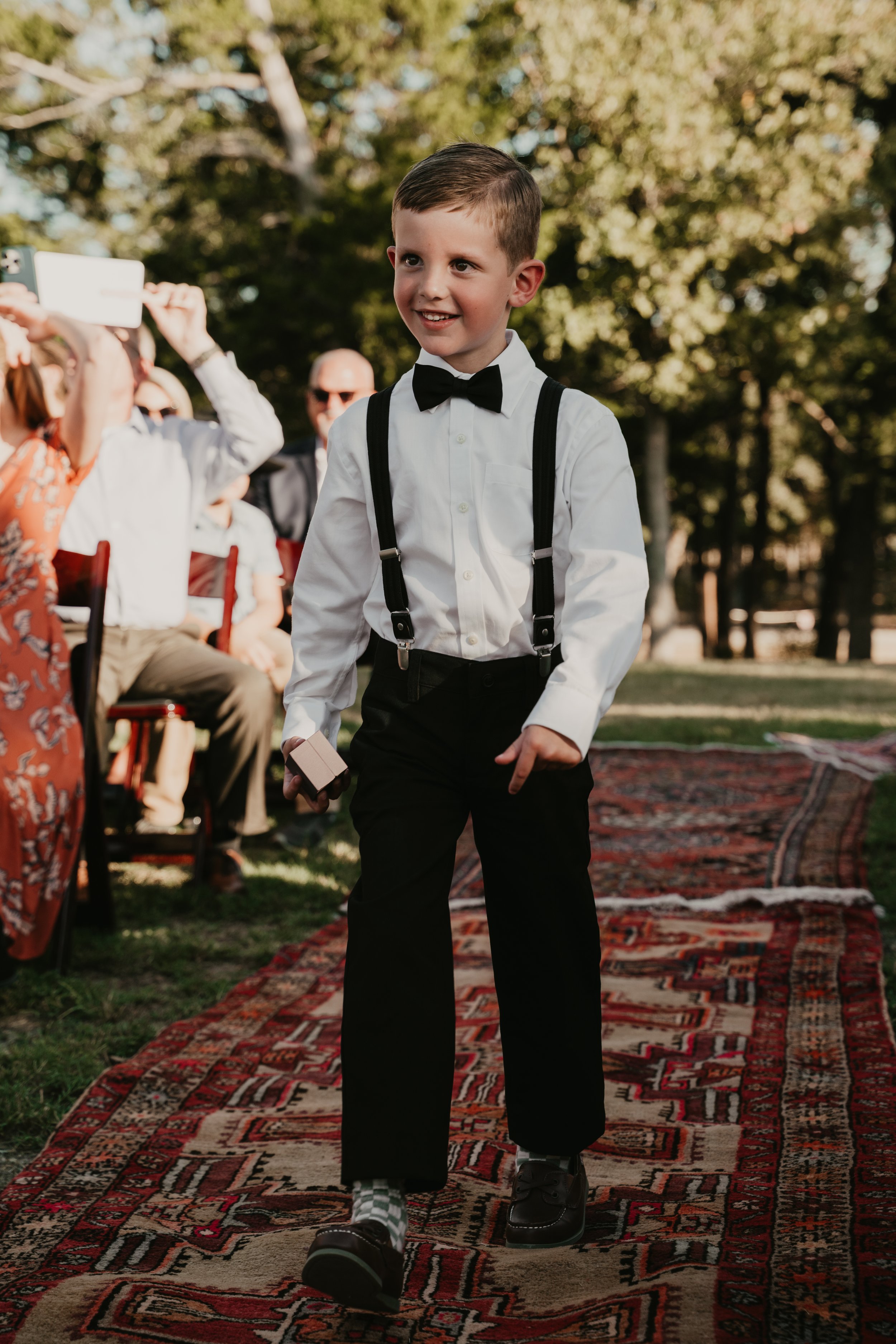 September Wedding with Champagne and whites: Shiraz Garden, Bastrop, TX ...