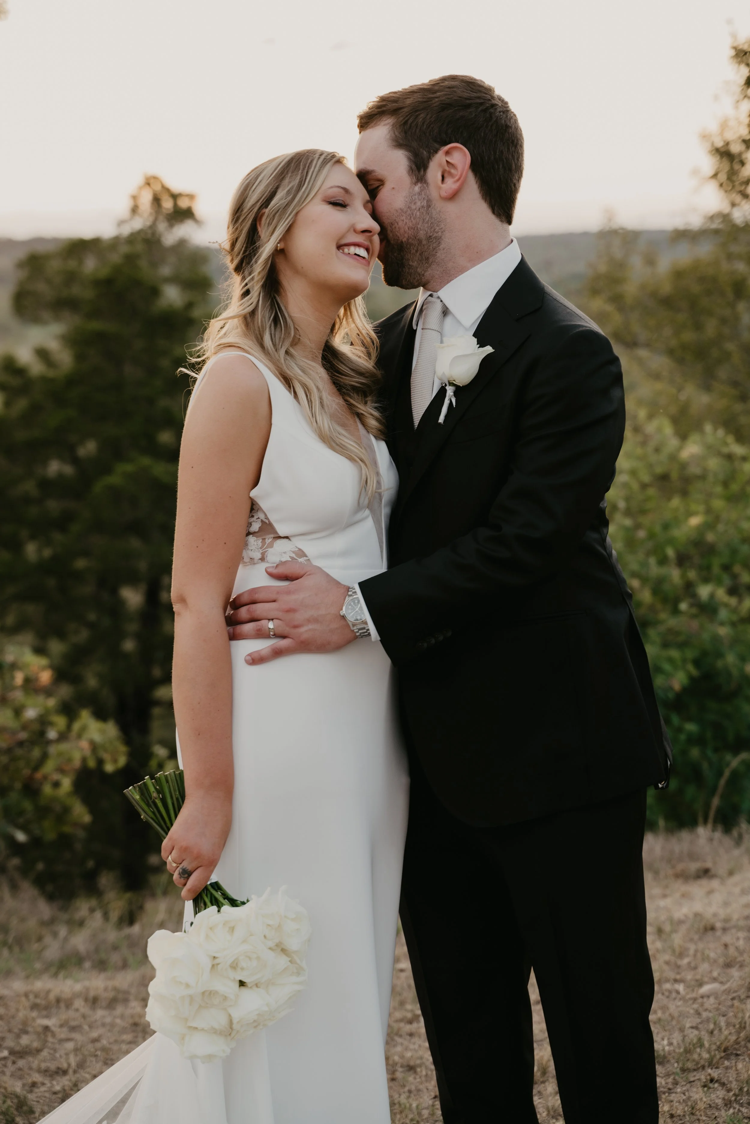 September Wedding with Champagne and whites: Shiraz Garden, Bastrop, TX ...