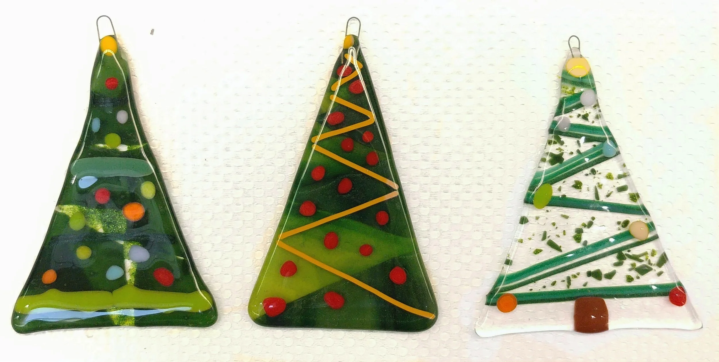 FUZED — How-To: Christmas tree ornaments three ways!