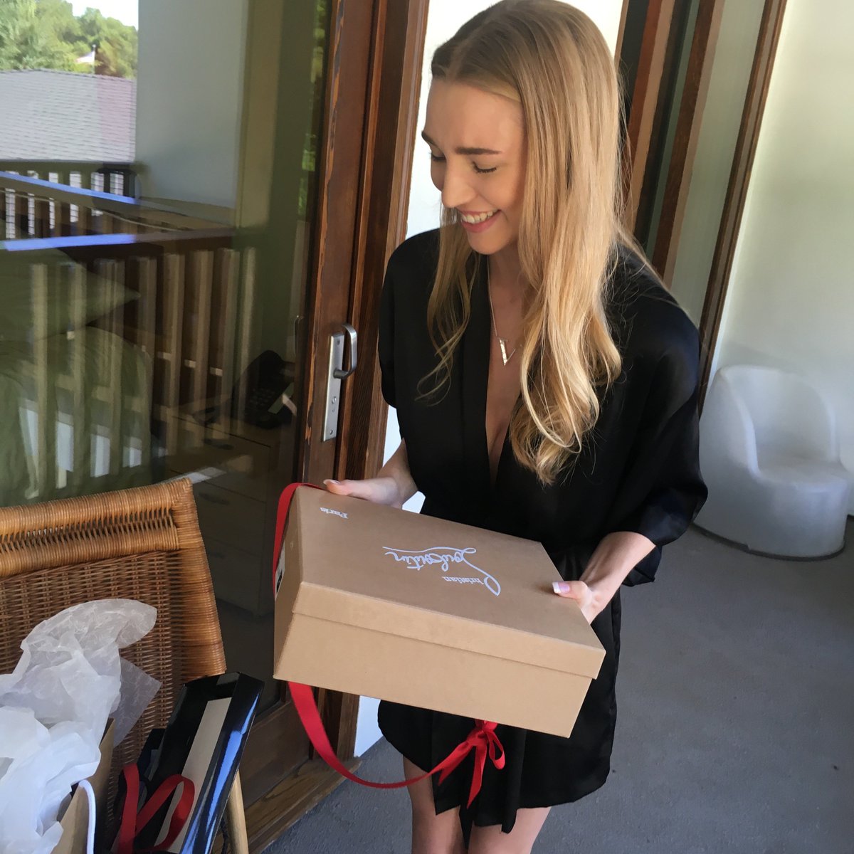 KENDRA SUNDERLAND — Vixen