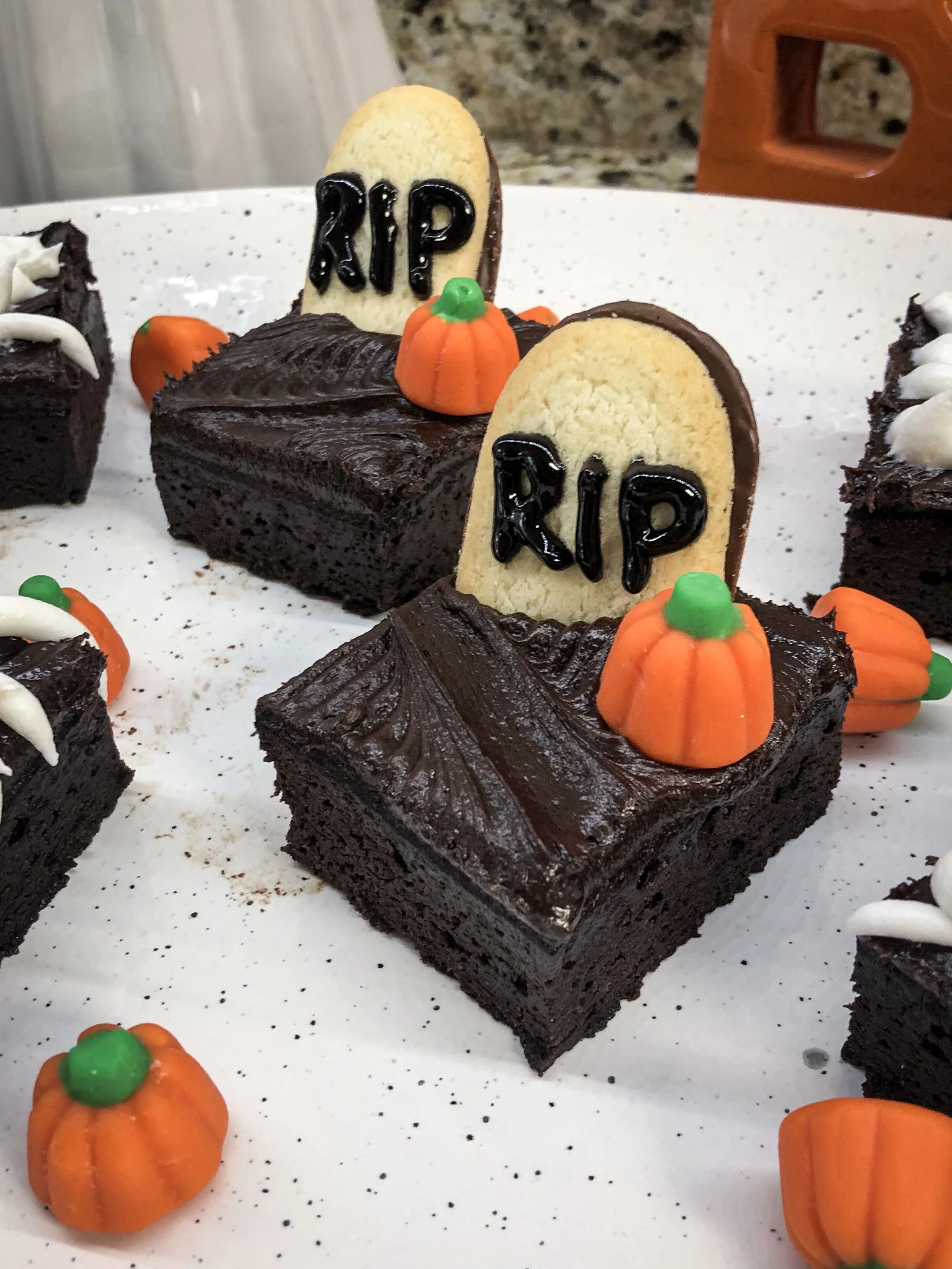 Easy Graveyard and Mummy Brownies for Halloween — Kirkland's Home Blog