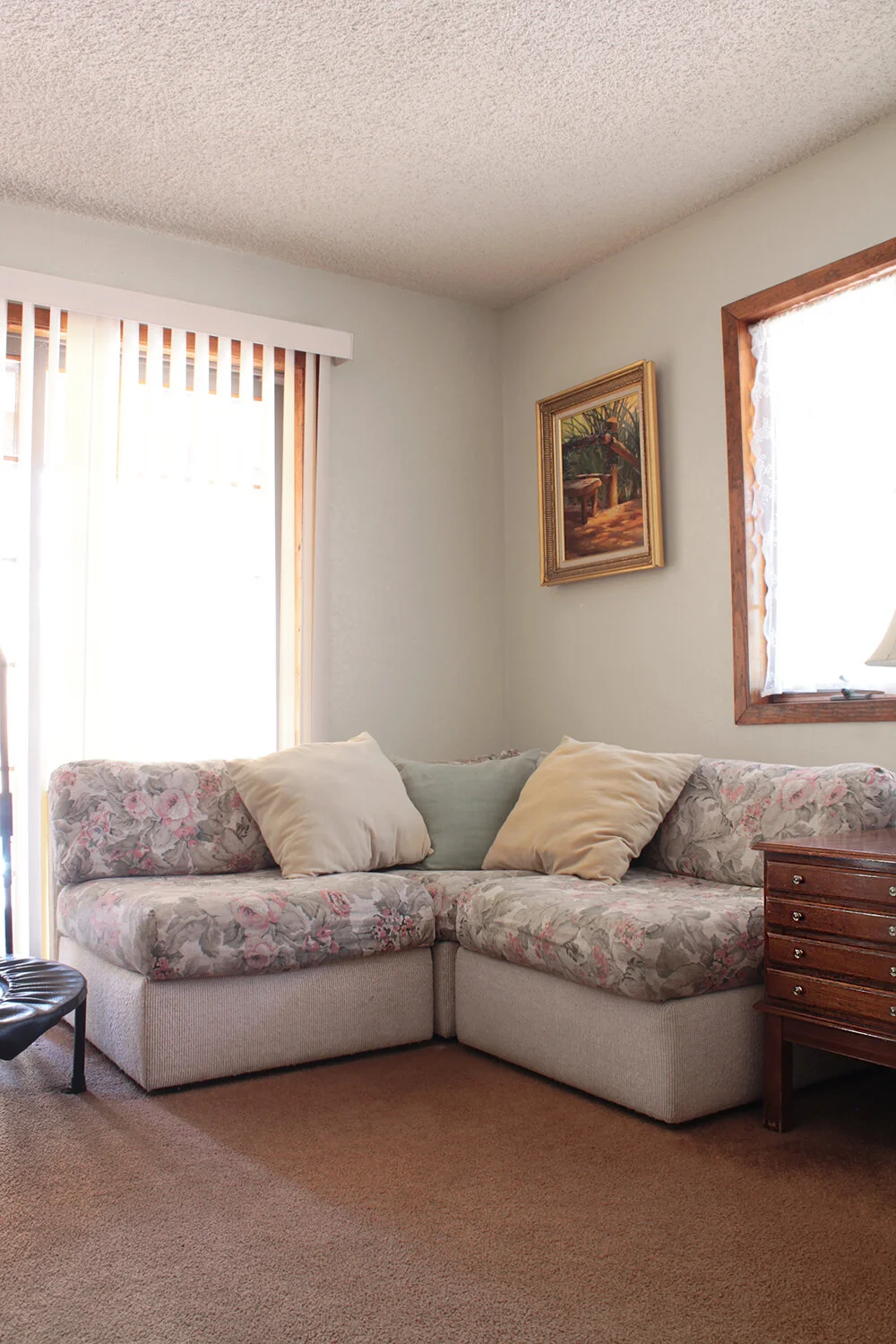 How to Style a Simple Charming Vignette with Home Made by Carmona ...