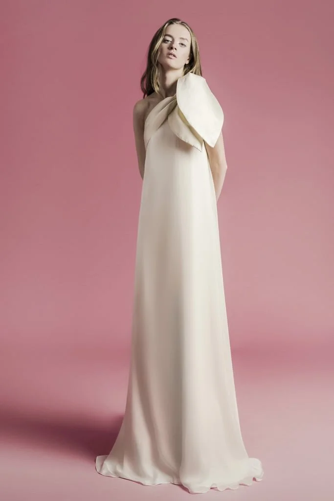 6 Wedding Dress Trends From Spring 2021 Bridal Fashion Week to Consider