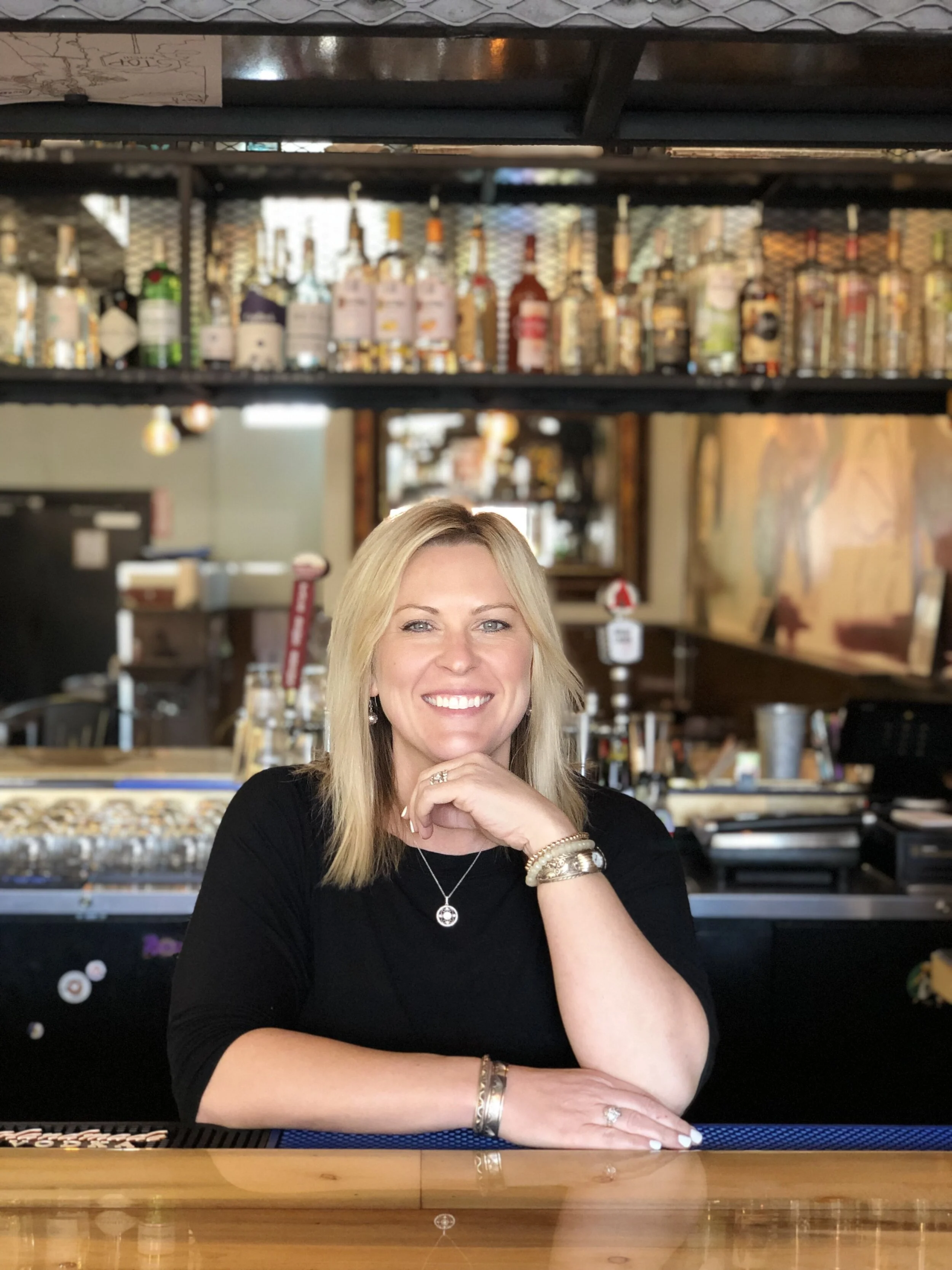 Hazel - Art. Bar. Community.