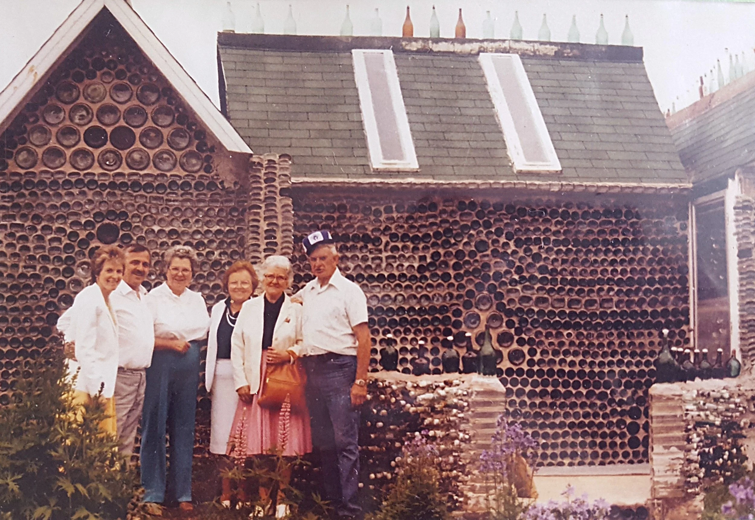 Bottle Houses and Gardens - Maisons de bouteilles et Jardins — Our story
