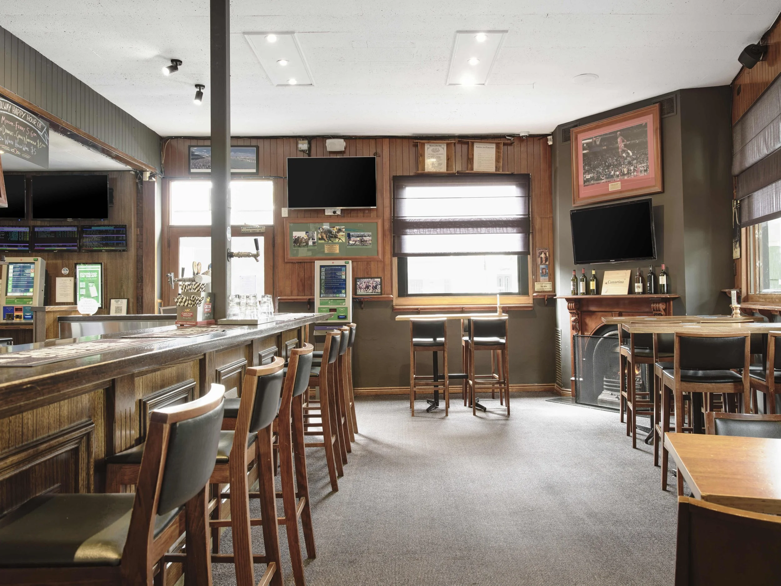 What's On — The Railway Club Hotel