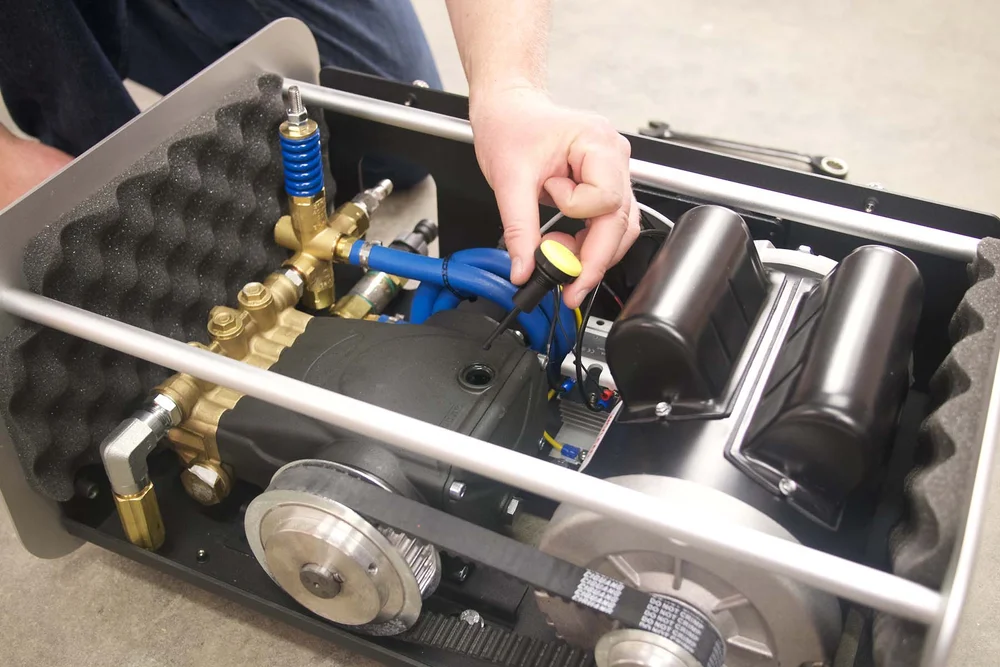 Pump Box Oil Change — WAZER Support | The First Desktop Waterjet.