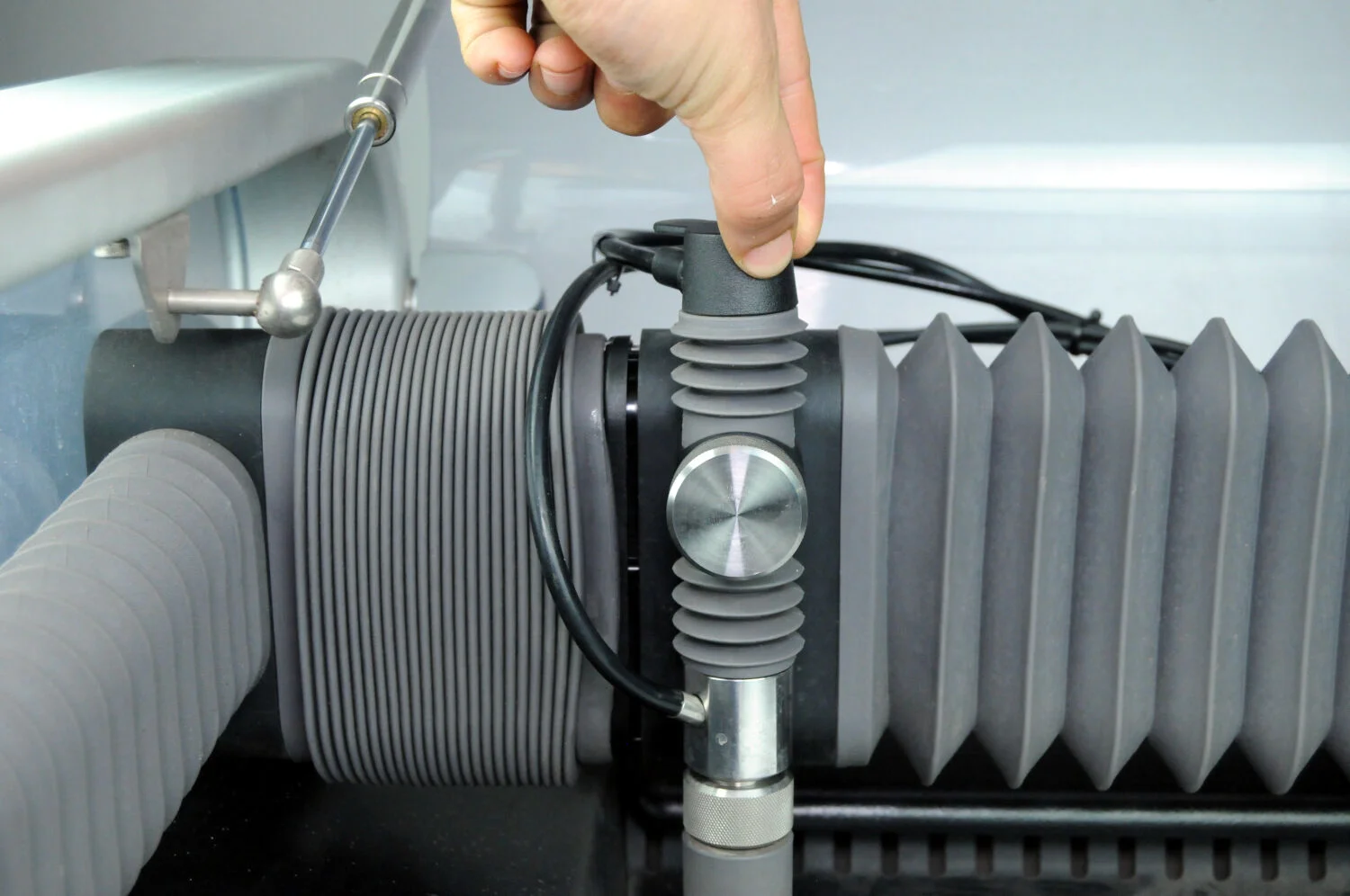 Adjusting the Limit Flag Stop — WAZER Support | The First Desktop Waterjet.