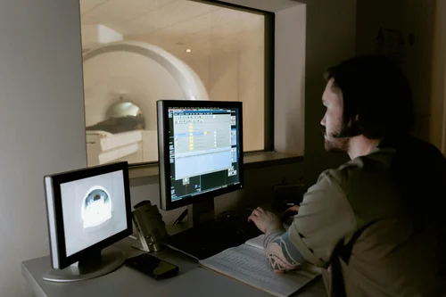 Meet the MRI Machine: Here’s How It Works — Bloodworks Lab Inc. | Repro ...