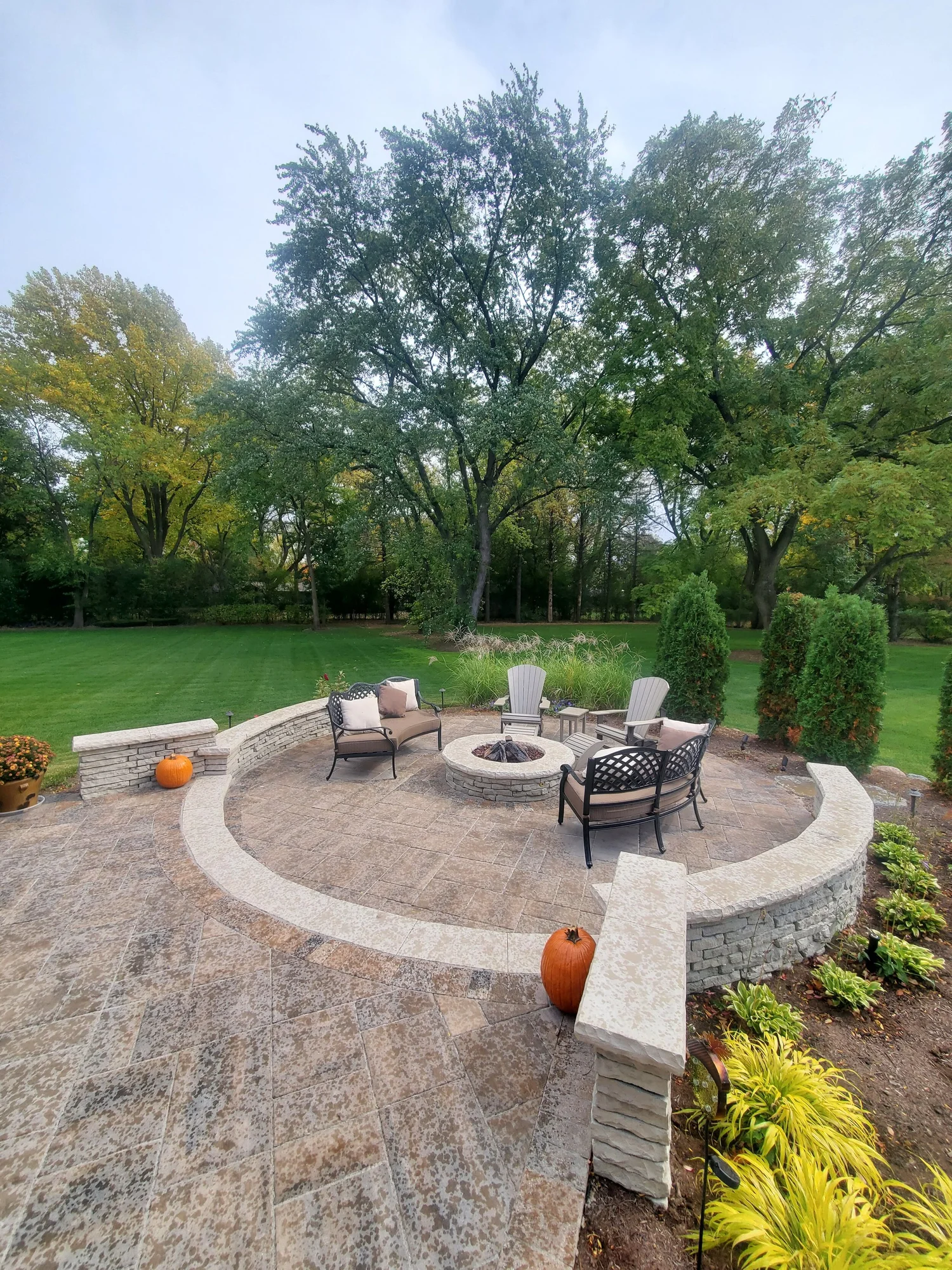 Natural Stone vs. Patio Pavers For Natural Patio Design | Joe and Tony ...