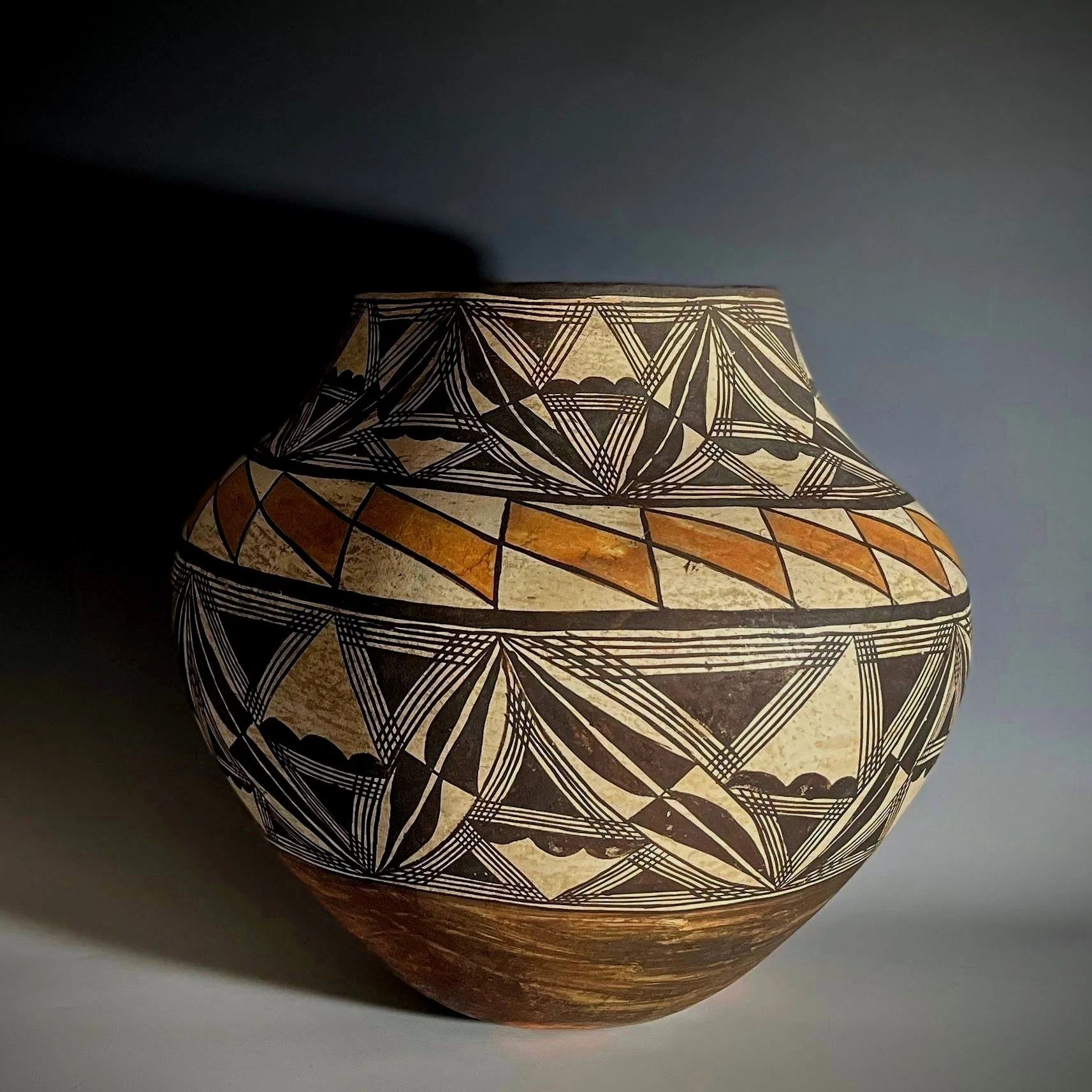 Vintage New Mexican Pueblo, Navajo Pottery & Ceramic Art at Kimosabé, Taos