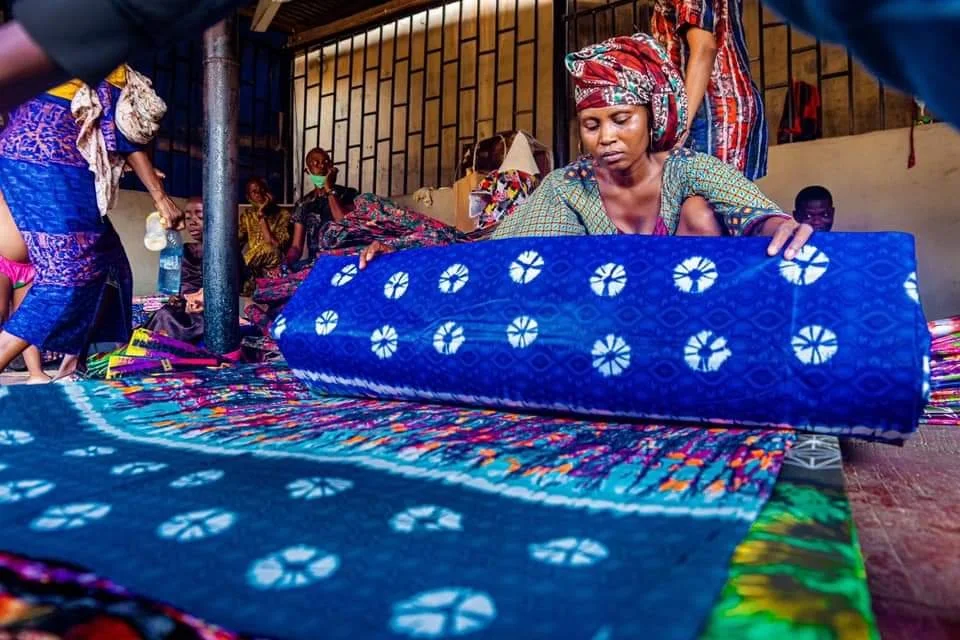 Adire Fabric: A Rich History and Modern Revival in Nigerian Fashion ...