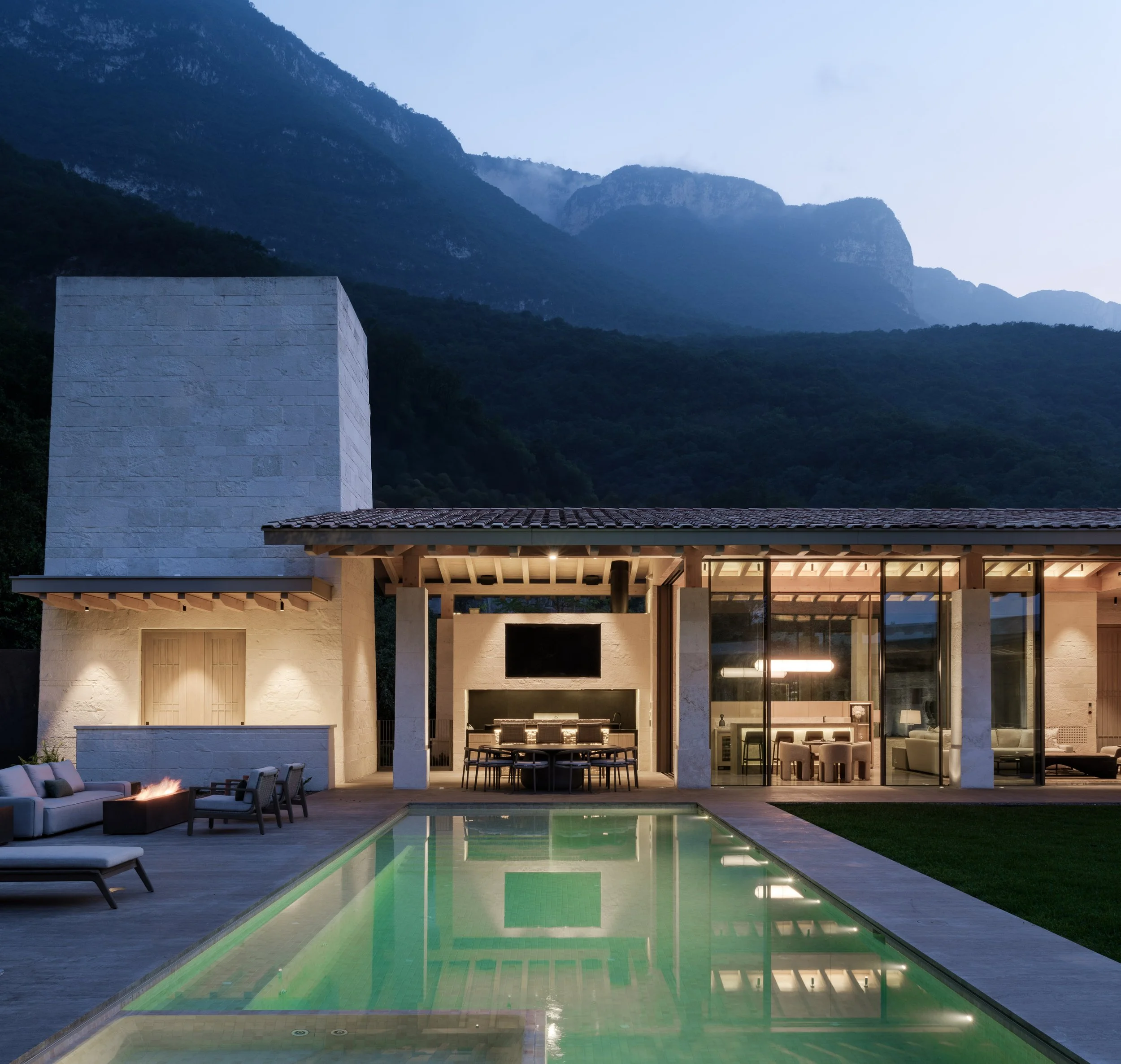 Casa Farias — Mike Kelley