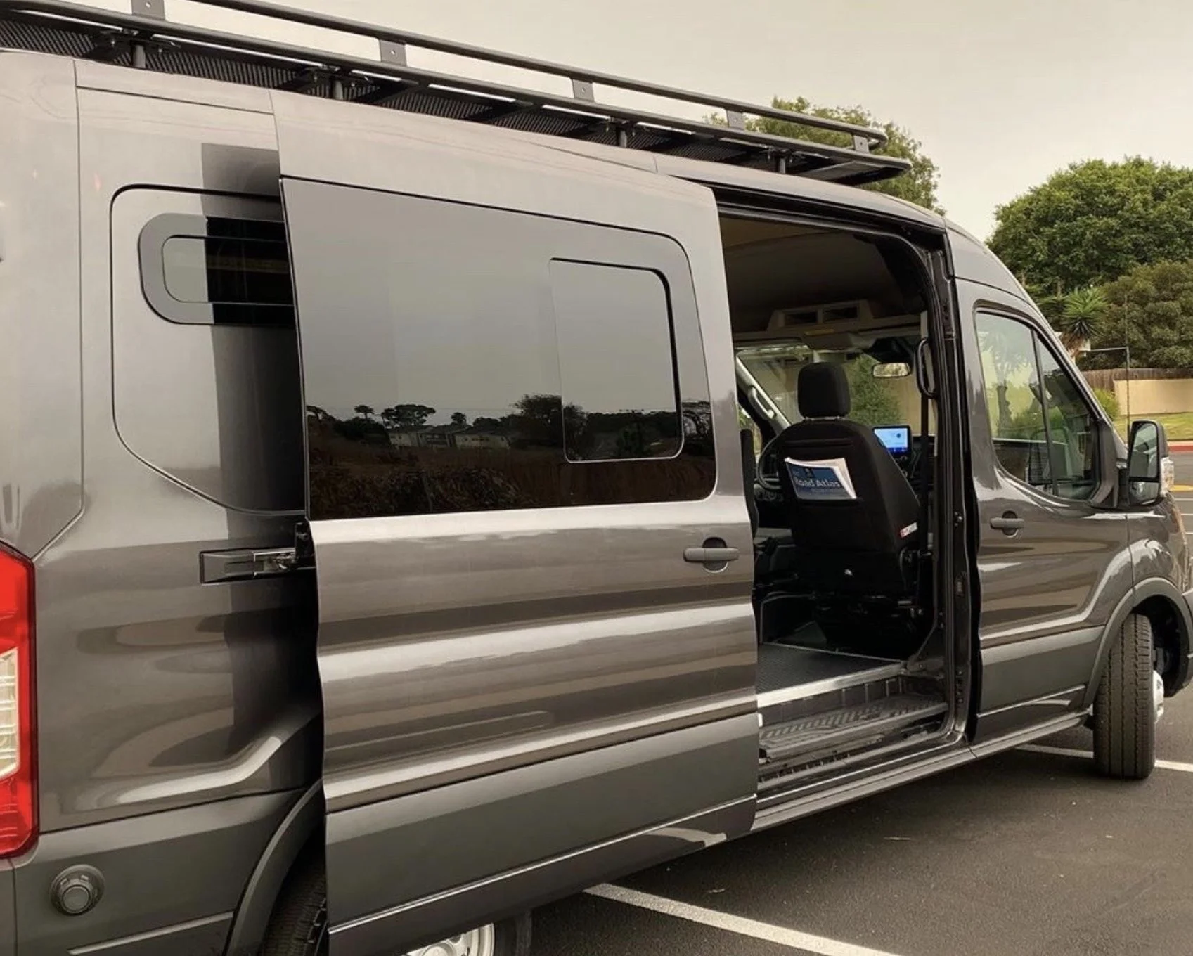 FORD TRANSIT SLIDING DOOR SCREENED WINDOW