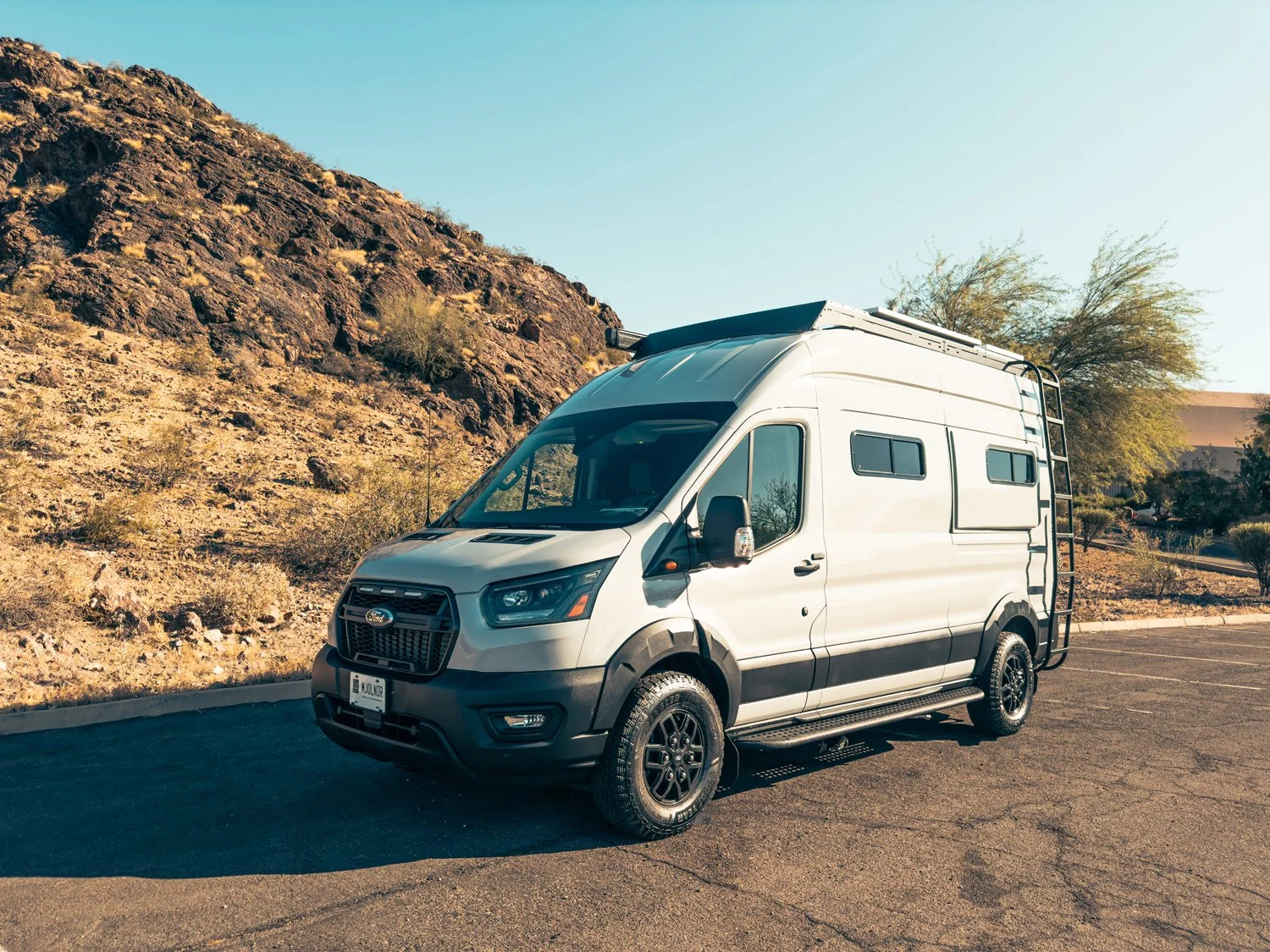MJÖLNIR Ford Transit Trail Camper Van