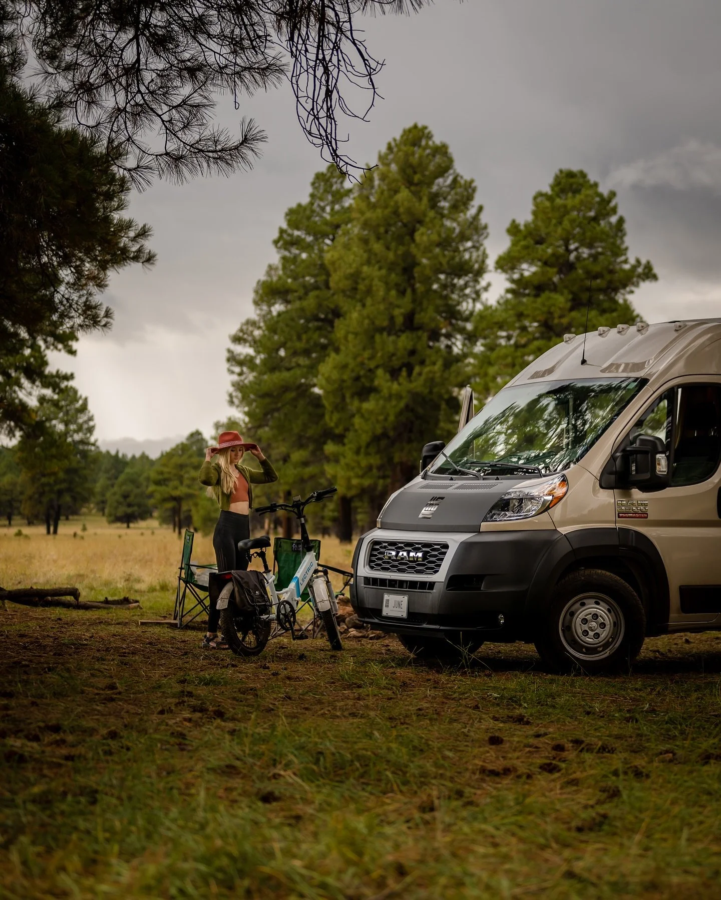 JETT Ford E-Series Camper Van for Rent