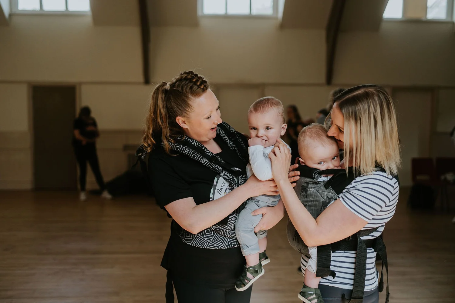 Babywearing dance classes — Dance Like a Mother