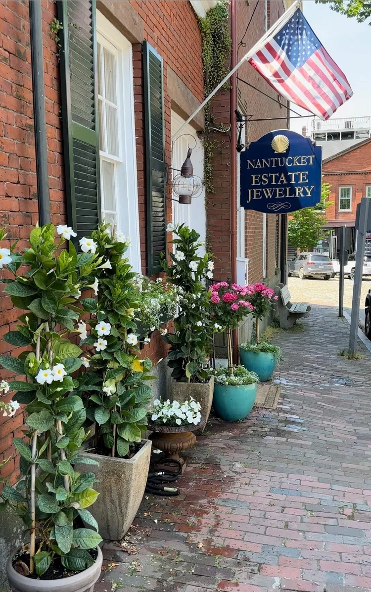 About us — Nantucket Estate Jewelry