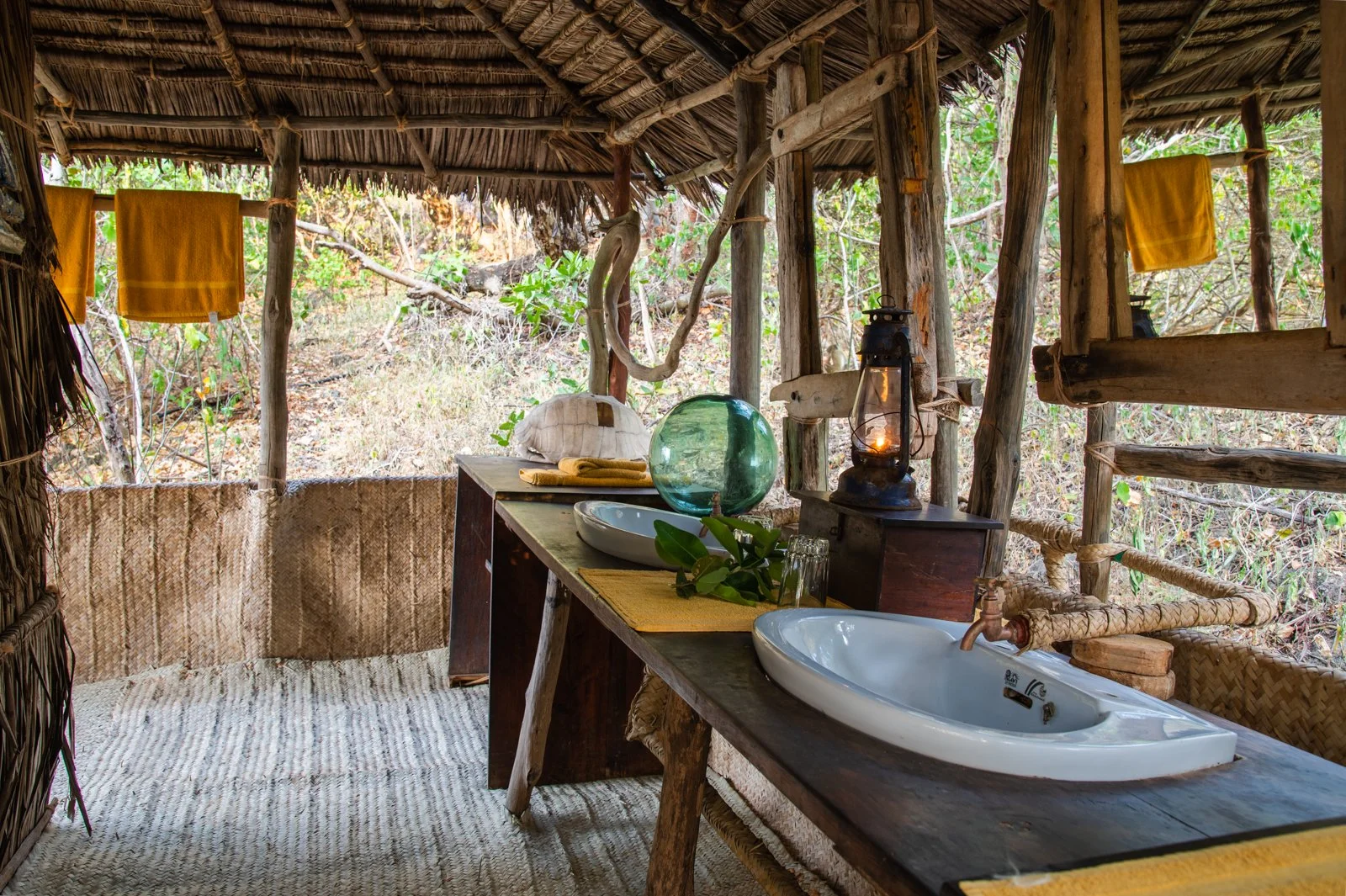 Kiwayu Safaris
