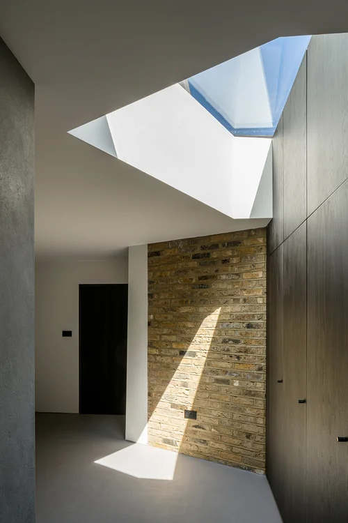 V House — fourth_space