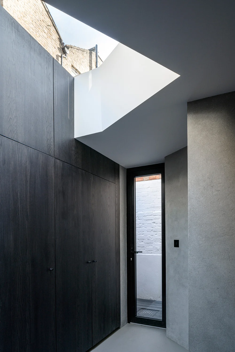 V House — fourth_space