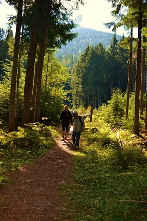 Spectrum Lake Hike — Exploratory Glory Media Travel and Lifestyle Blogs ...