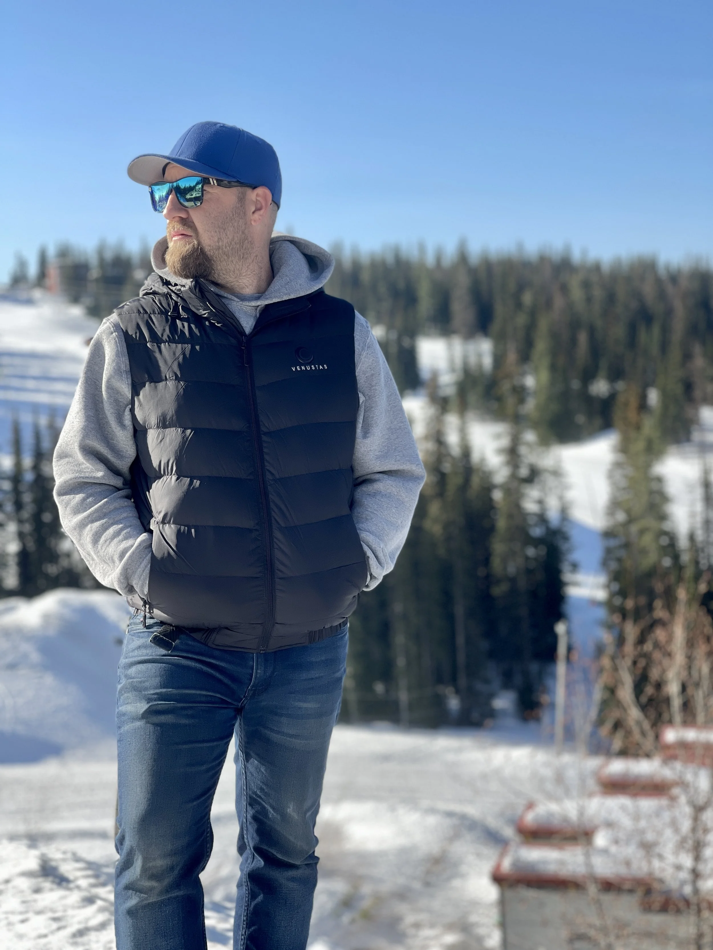 Product Review of the Venustas Heated Jacket — Exploratory Glory Media Travel and Lifestyle ...