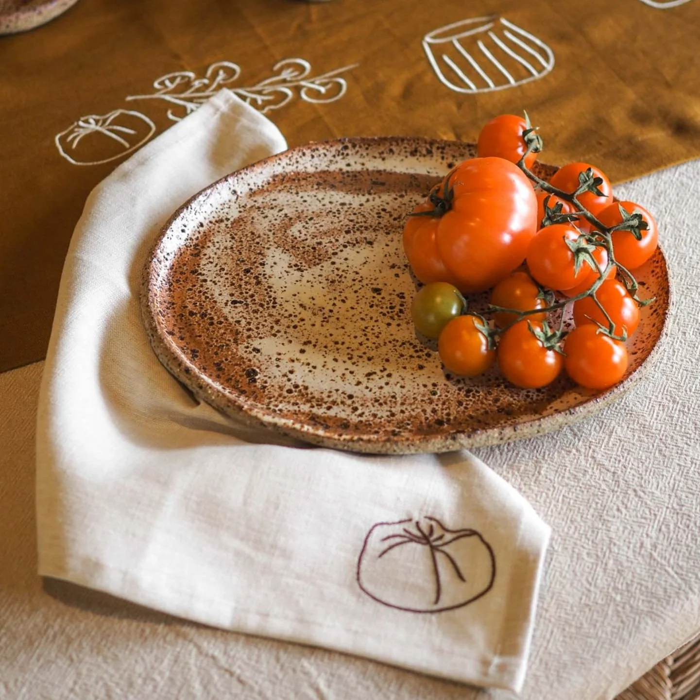º Ochre Ceramics º
