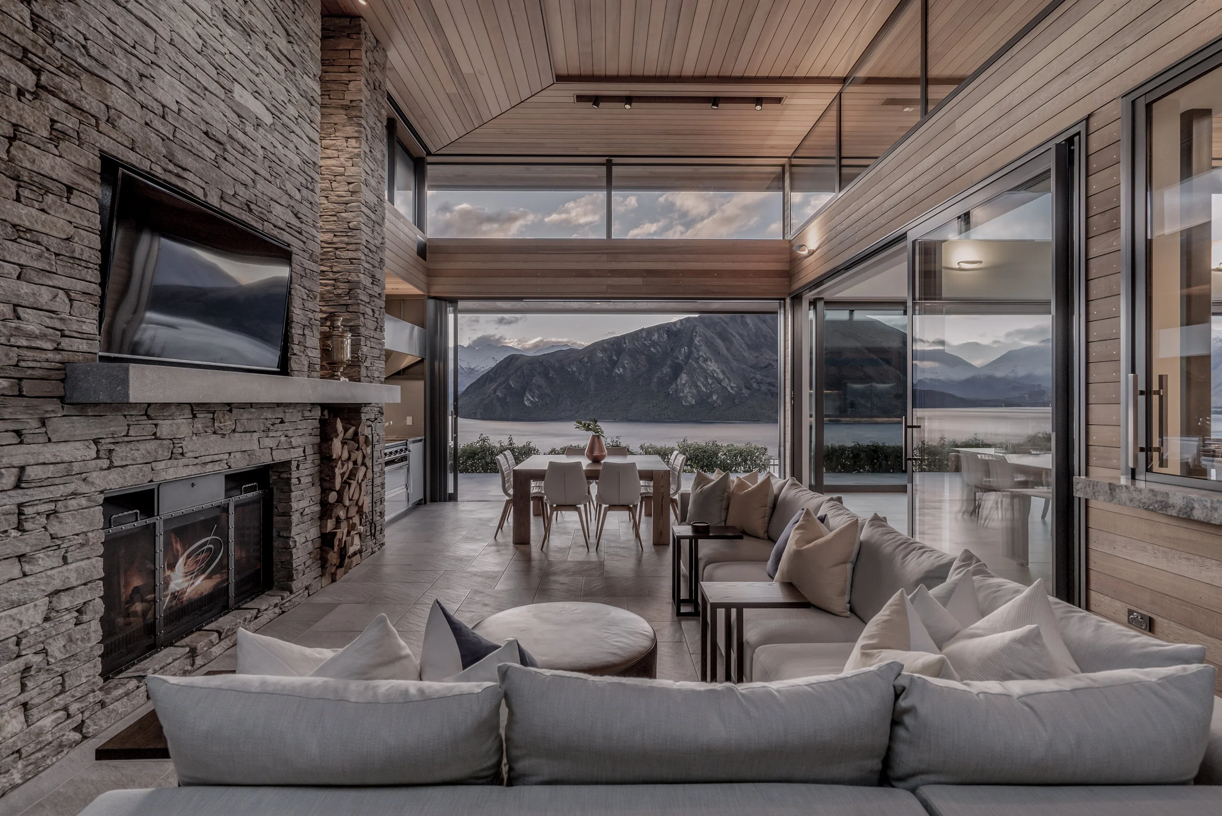 ELIŠKA LEWIS ARCHITECTS-The Dacha
