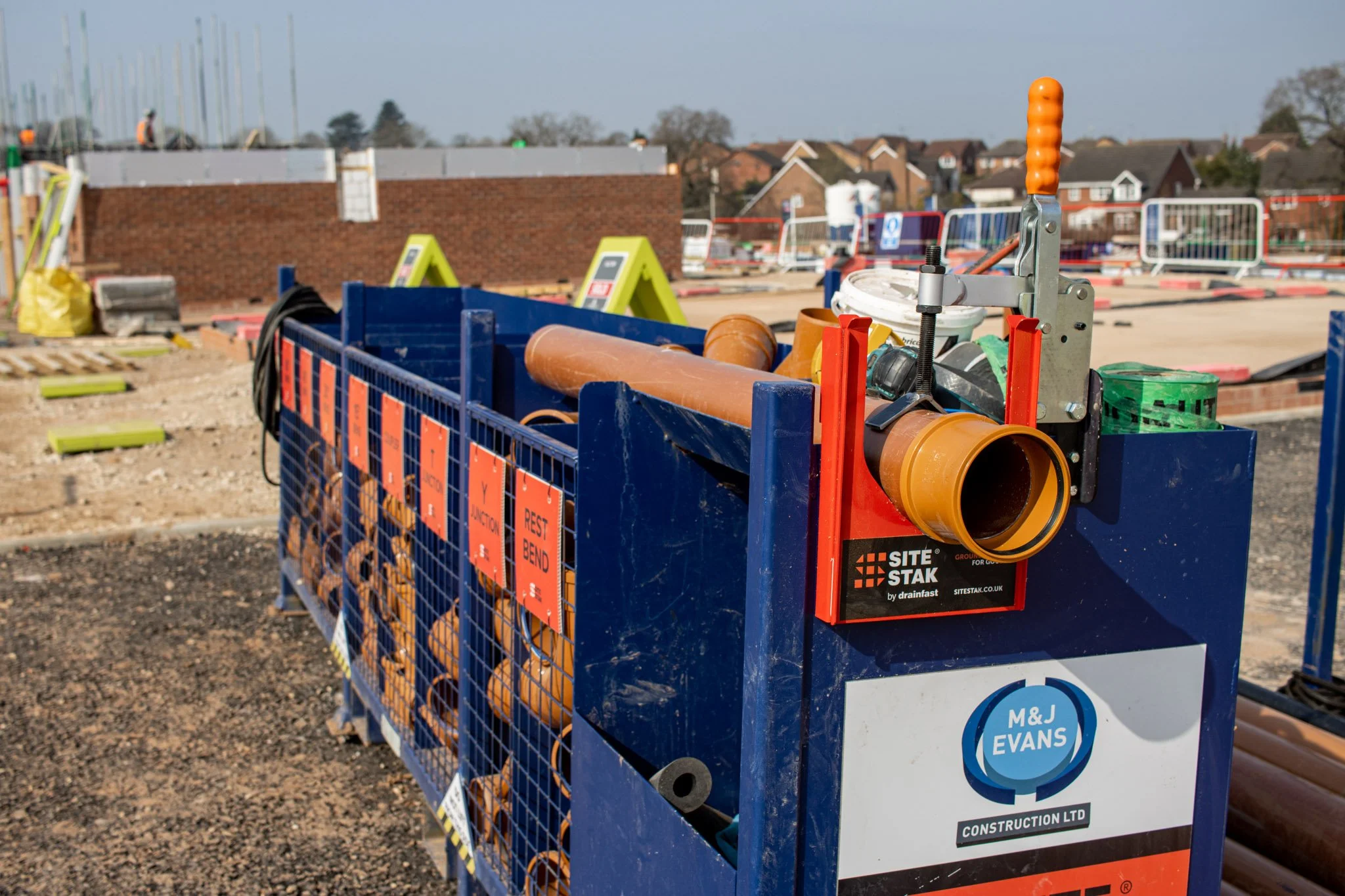 The best way to store pipes on a building site | SiteStak