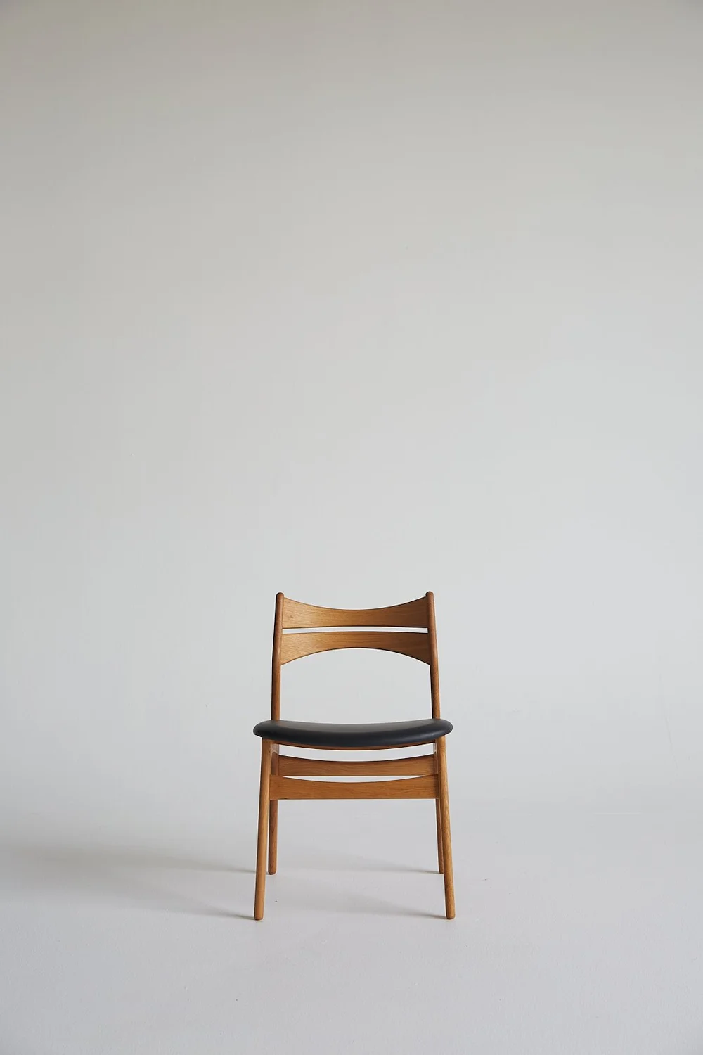 The SJ.310 Jazz Chair by Erik Buck and Skovgaard Jensen — GESTALT NEW YORK