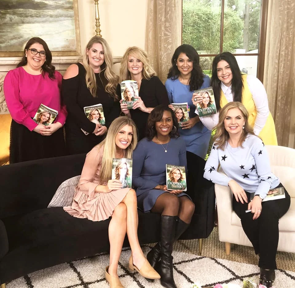 Sharing a Cool Moment with Pastor Victoria Osteen! — Isis Smalls Unlimited