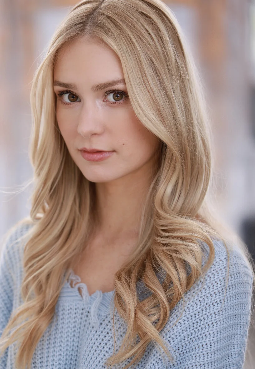 Elle McLemore — Artists and Beyond