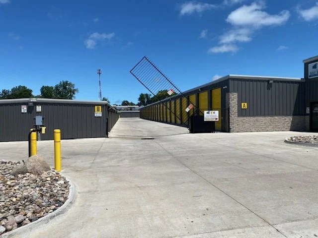 CONTROLLED ACCESS -Vertical Pivot Gate Systems | Access Control ...