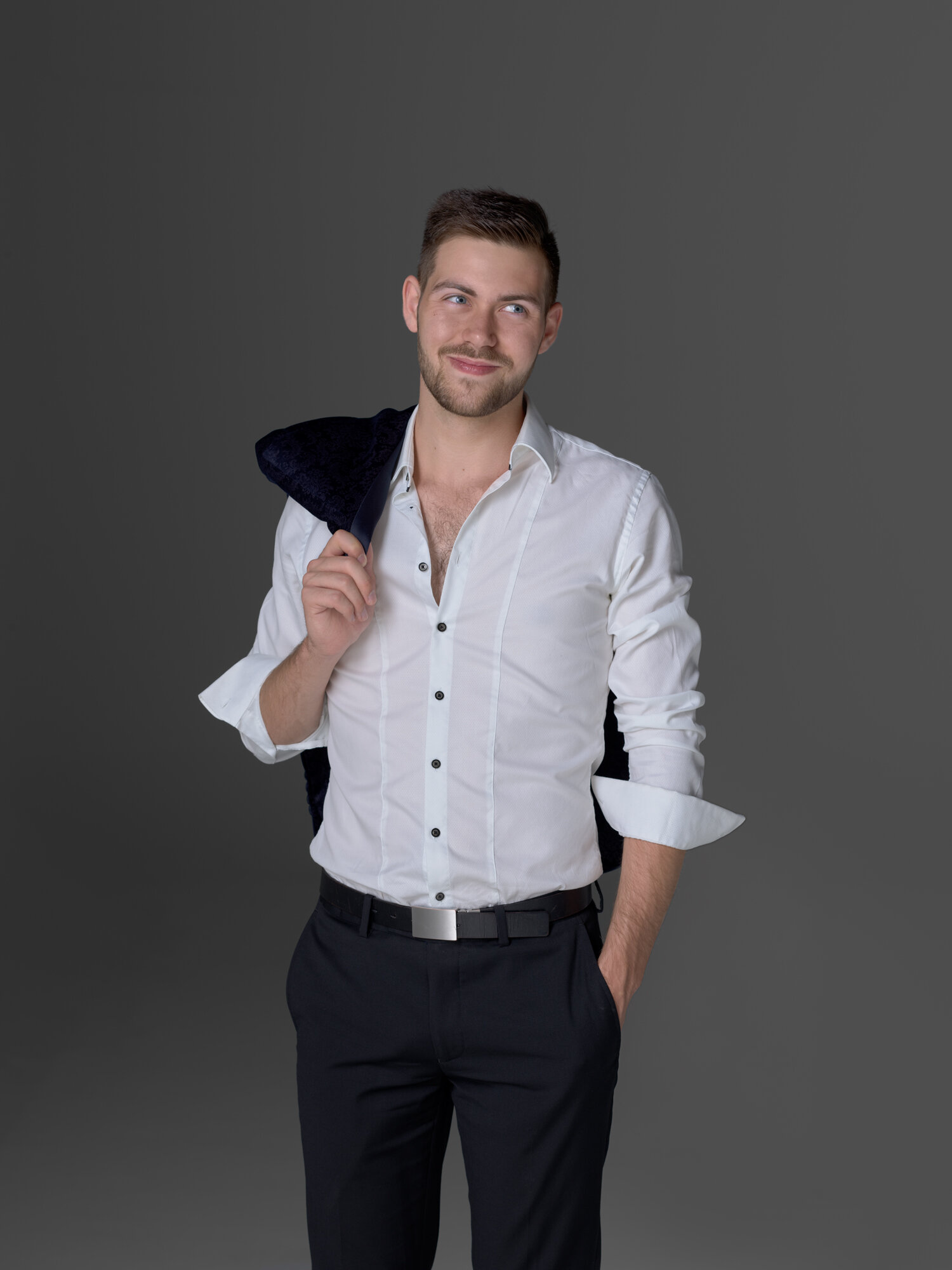 About — Thomas Currie