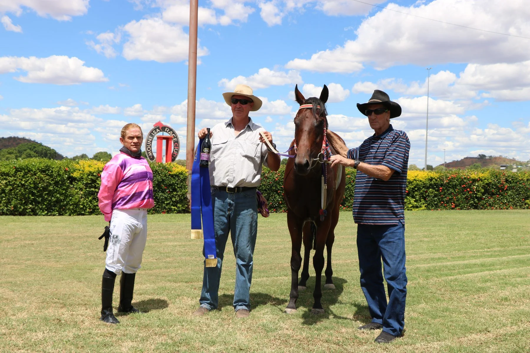 HYGAIN/MITAVITE COUNTRY TRAINER OF THE MONTH - FEBRUARY 2022 — JOHN ...