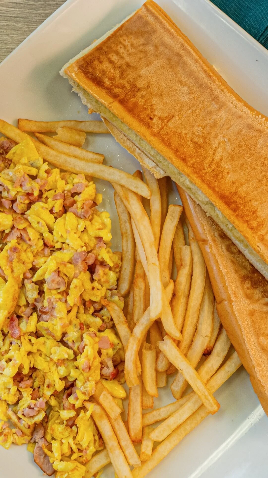 Miramar Bakery Hollywood - Cuban Bakery & Eatery