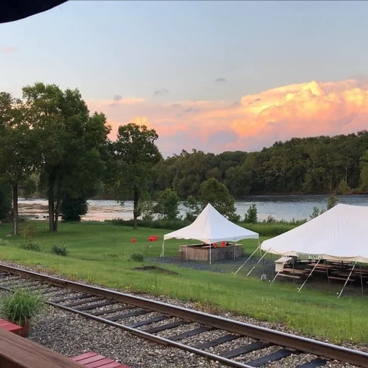 Riverside Barr & Grill