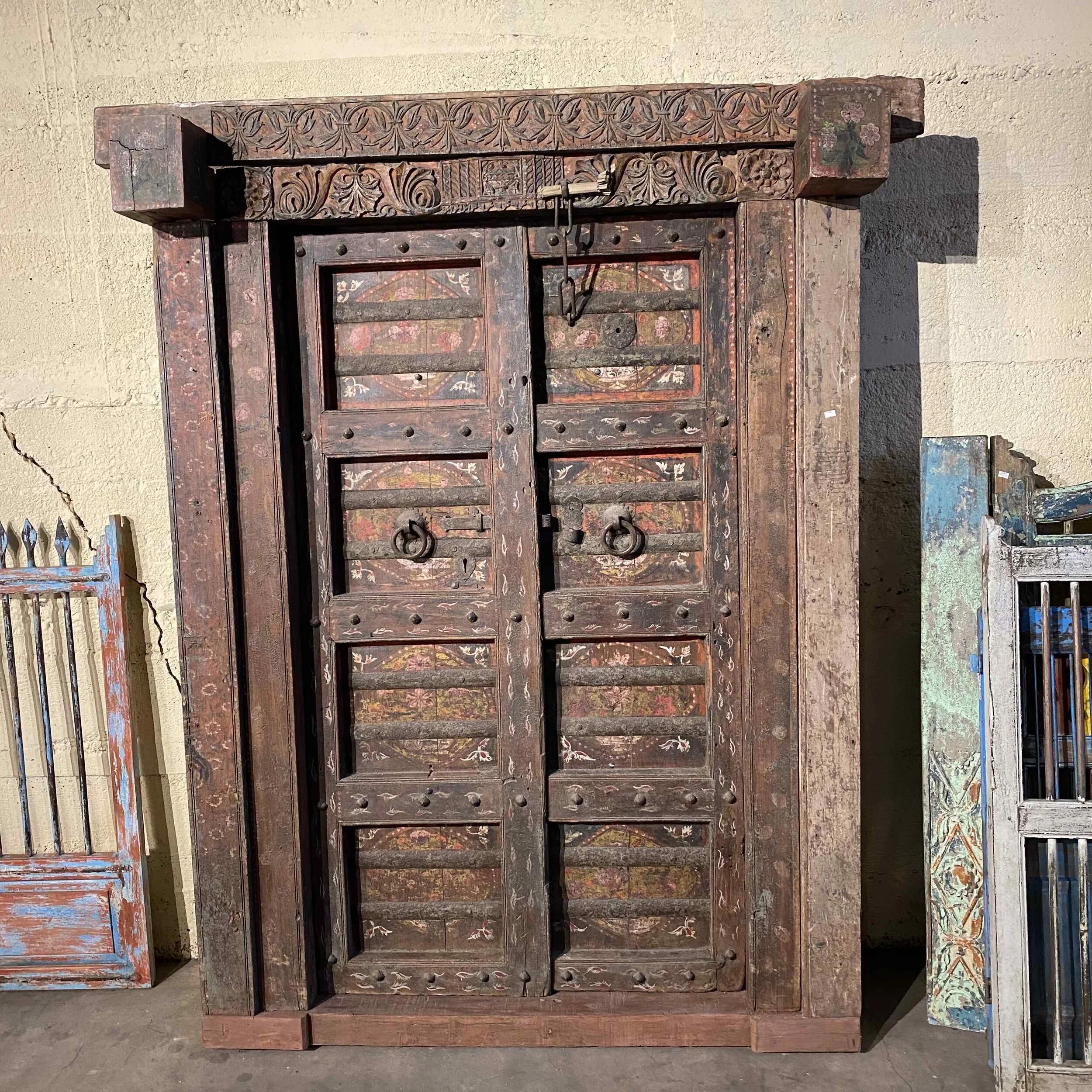 Indian Decorative Shutters, 2 — Cargo Inc