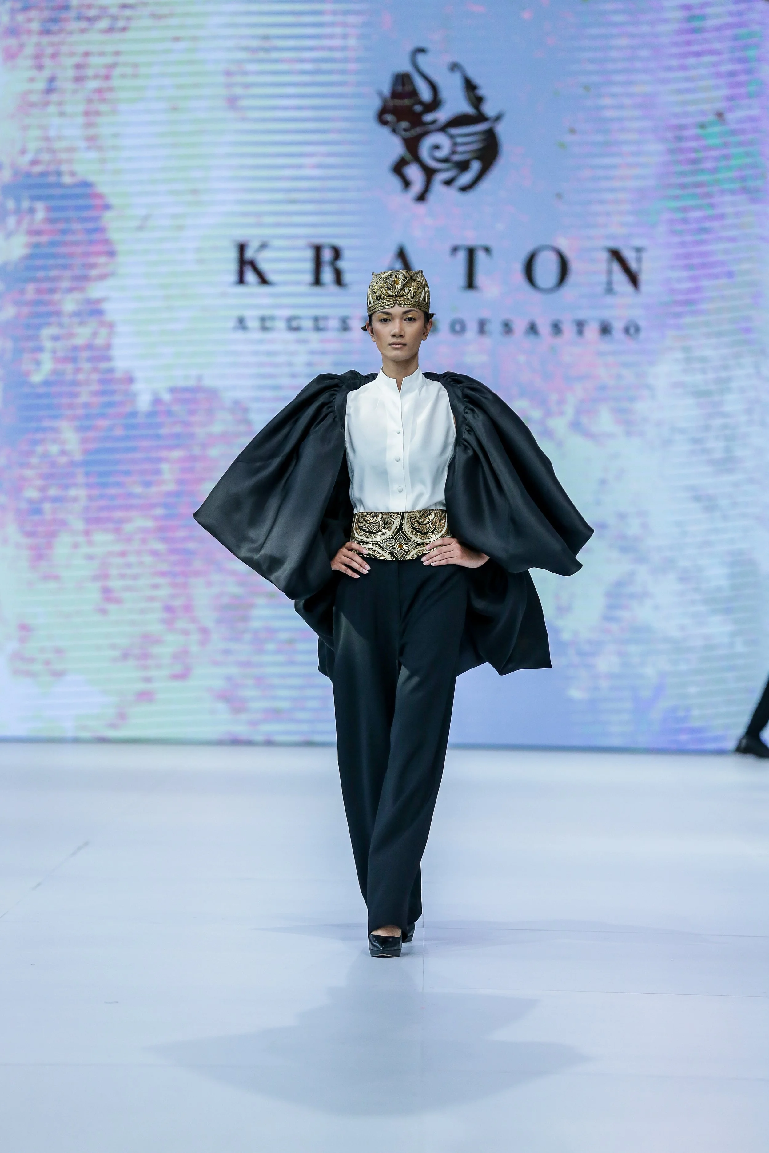 Traditional Indonesian clothes get modernised — TFR