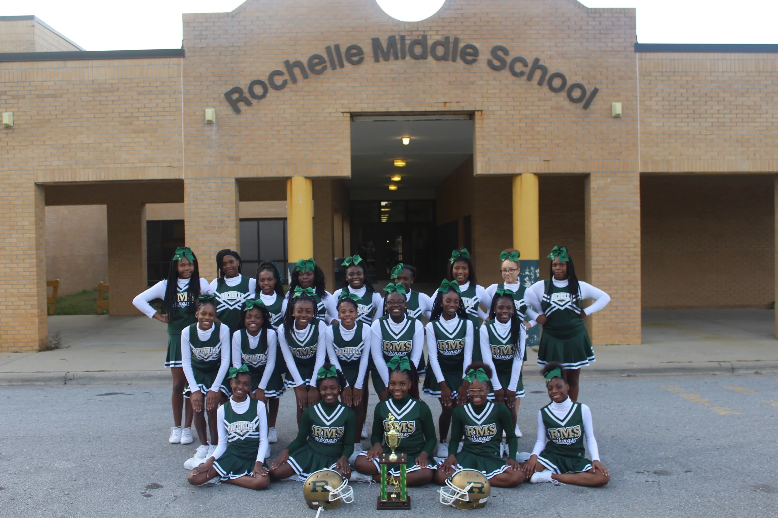 Rochelle Middle School celebrates conference championship in football ...