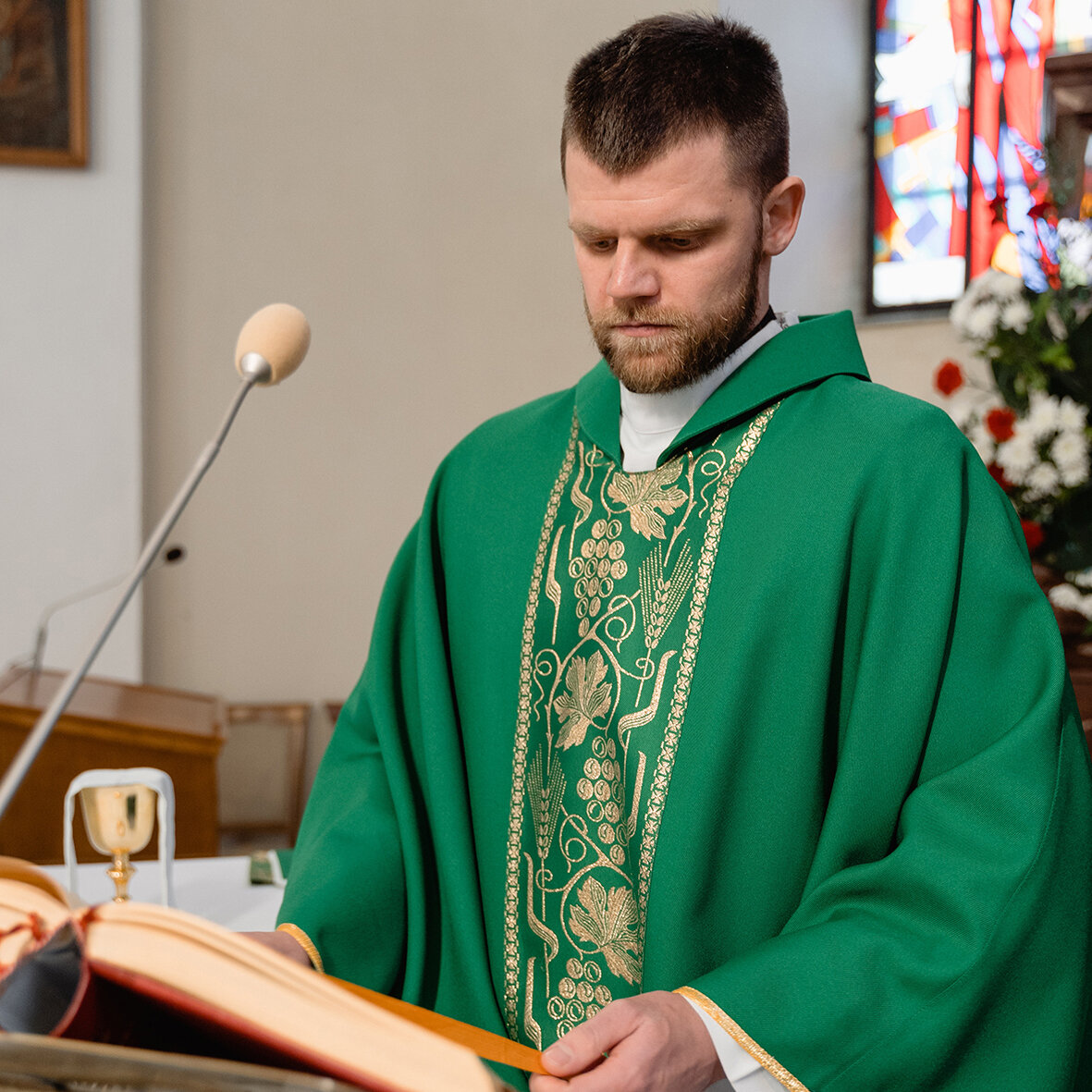 Catholic Clergy — Olé