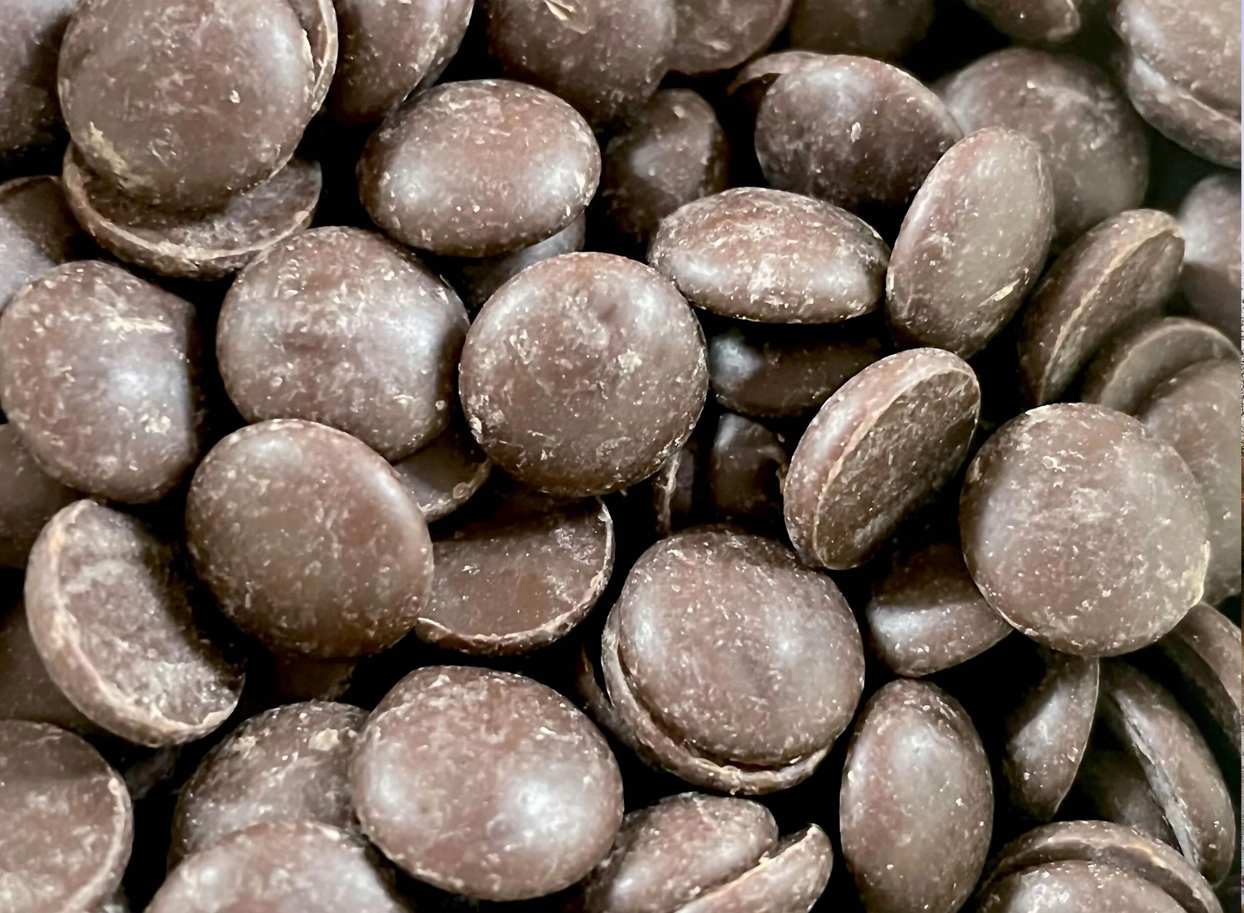 Callebaut 811 Dark 54.5% Dark Chocolate Callets - 2.5kg. 811-E4-U71 ...