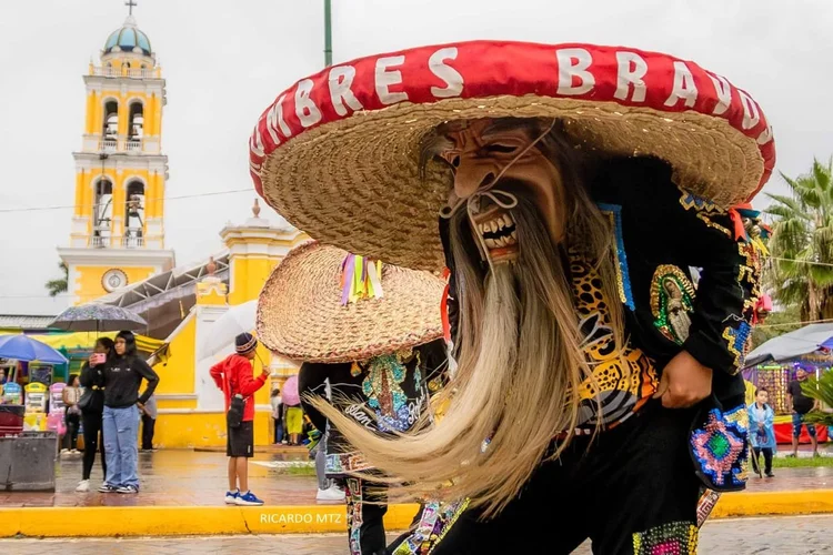 trac tecuanes — Danza UNAM