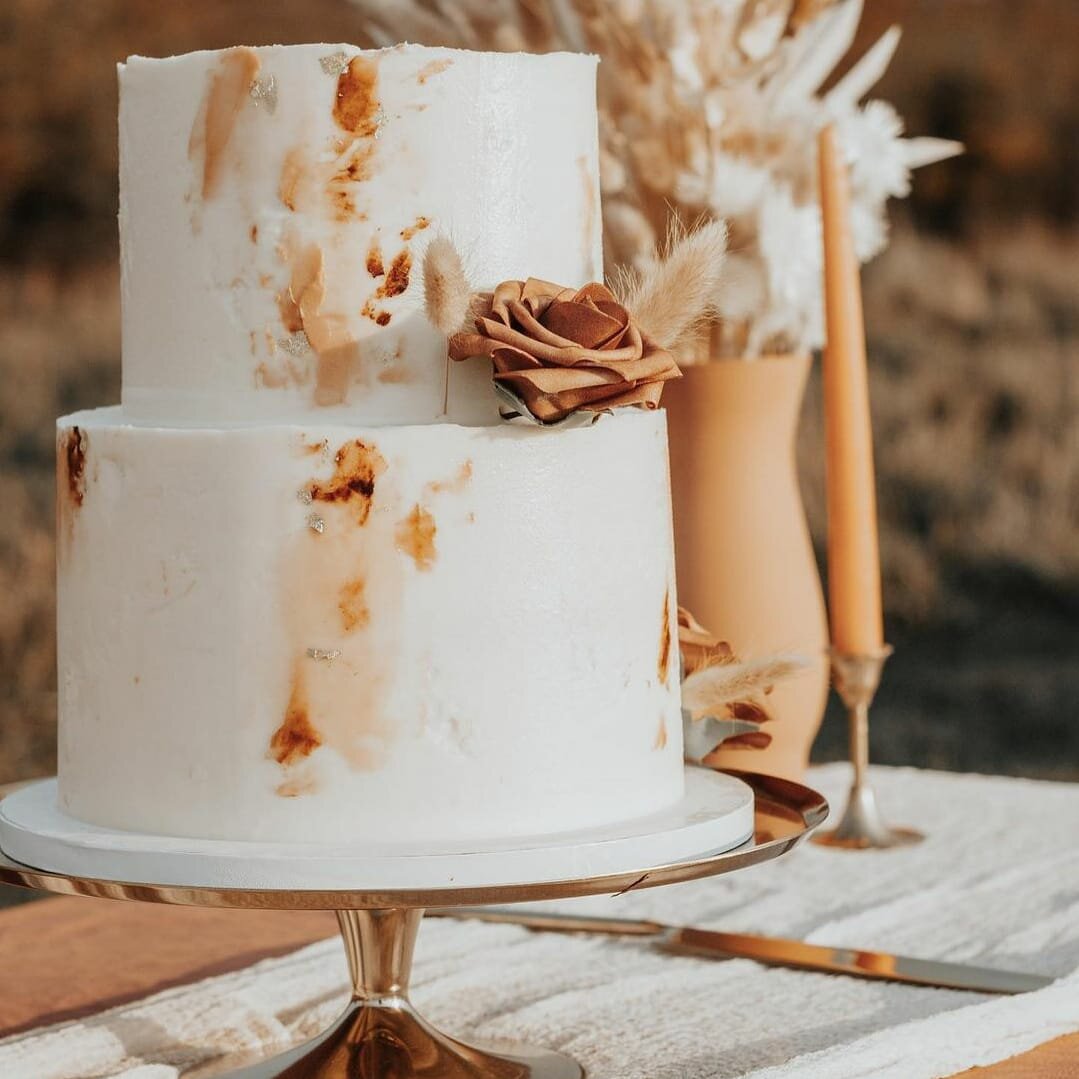 McLain's | Custom Wedding Cake Gallery