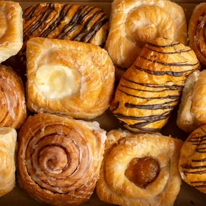 McLain's | Bakery | Cakes | Pastries | Coffee | Cafe