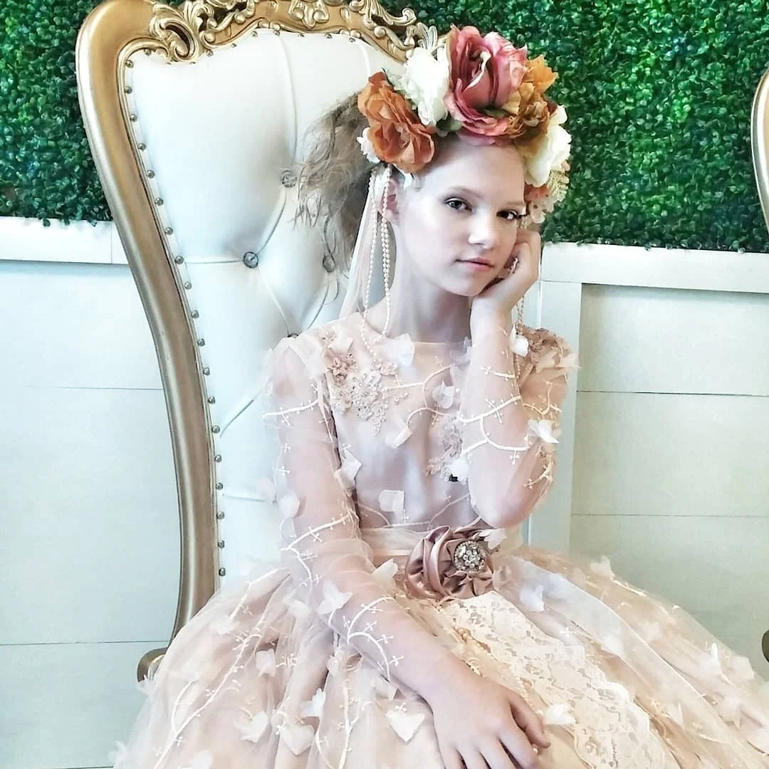 Photo Gallery — Annabelle Collins